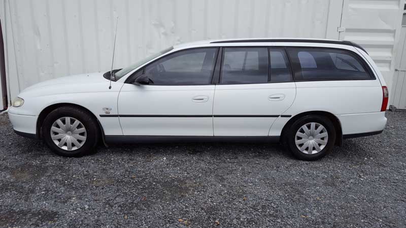 Automatic Wagon Holden Commodore 2000 White - Used Vehicle Sales