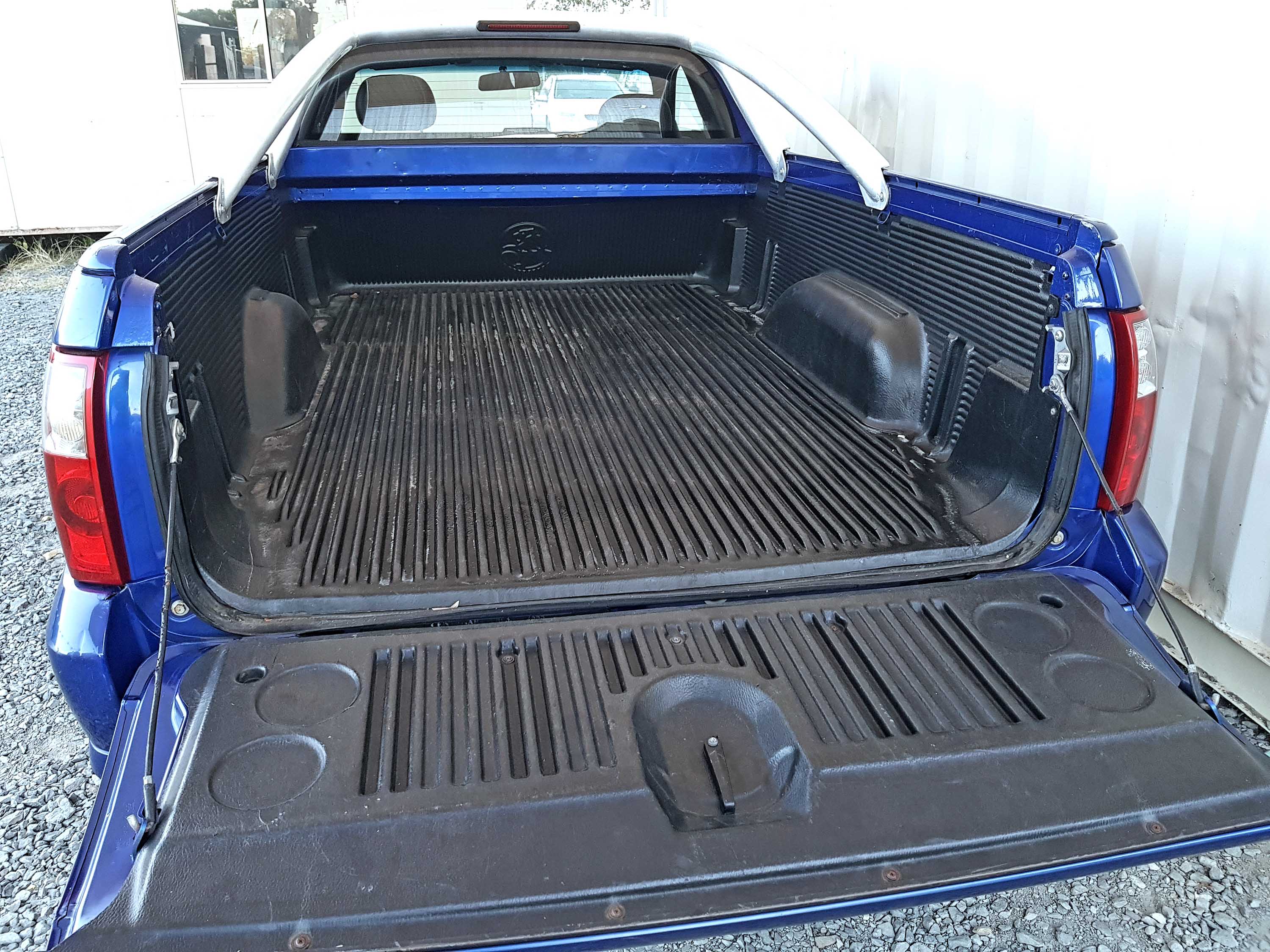 V8 SS Commodore Ute Automatic 2004 Blue - Used Vehicle Sales