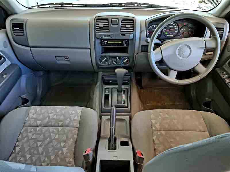 Automatic Dual Cab Ute Holden Rodeo 2006 White - Used Vehicle Sales