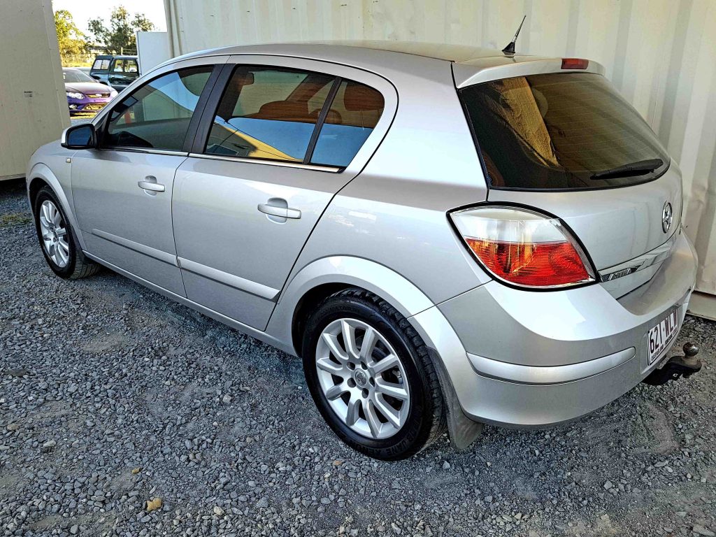 Astra-Diesel-2006 Silver -5 | Used Vehicle Sales